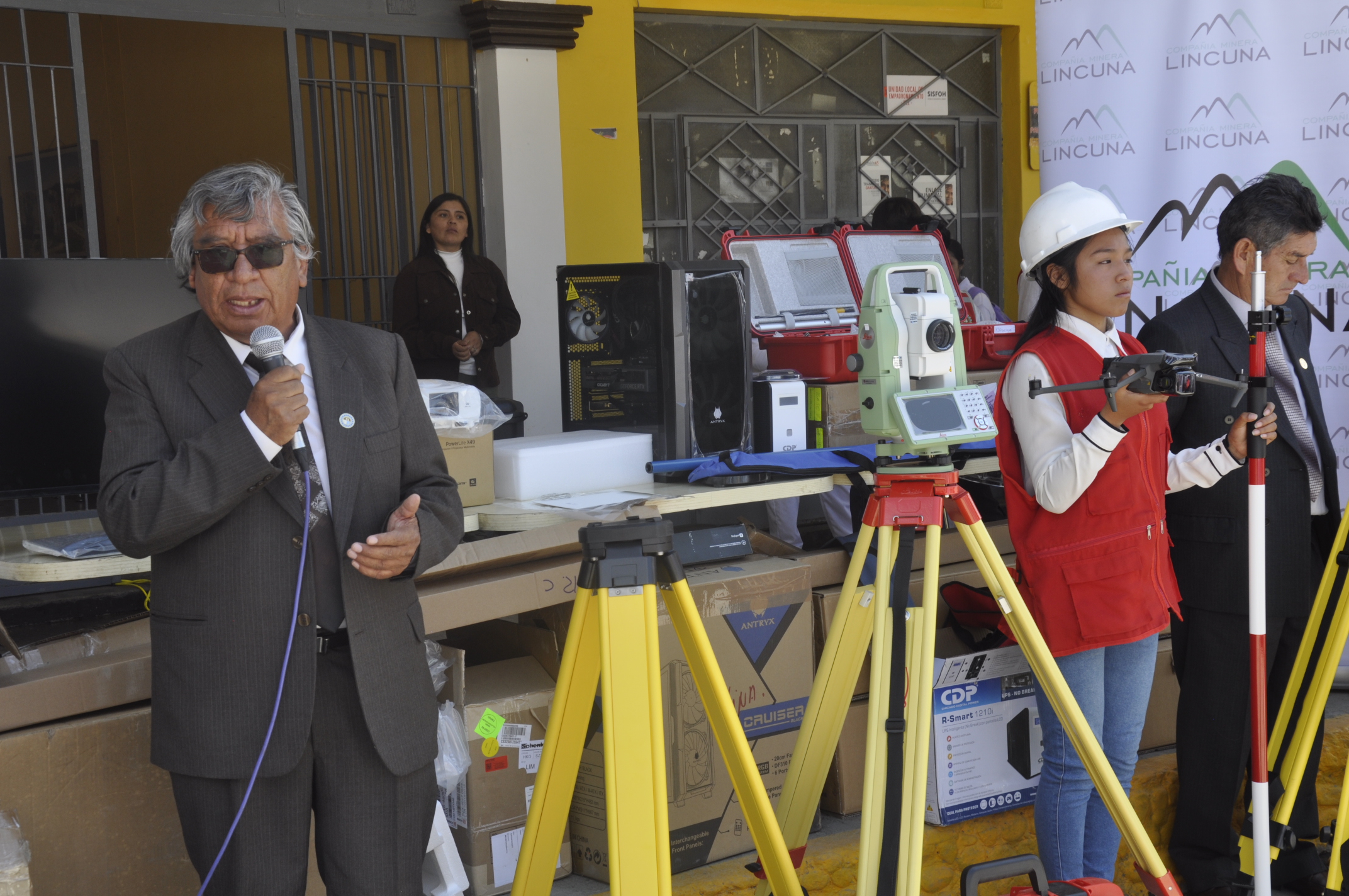 Minera Lincuna entrega equipos por 40 mil dólares – Prensa Regional